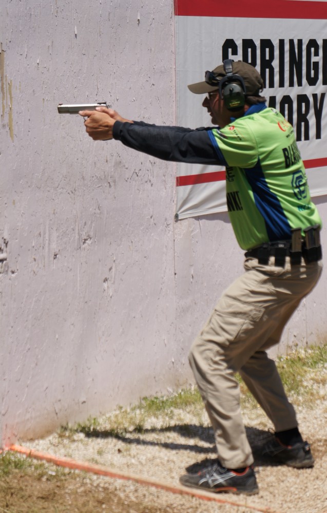 Examples of a good shooting stance - Gun Nuts Media