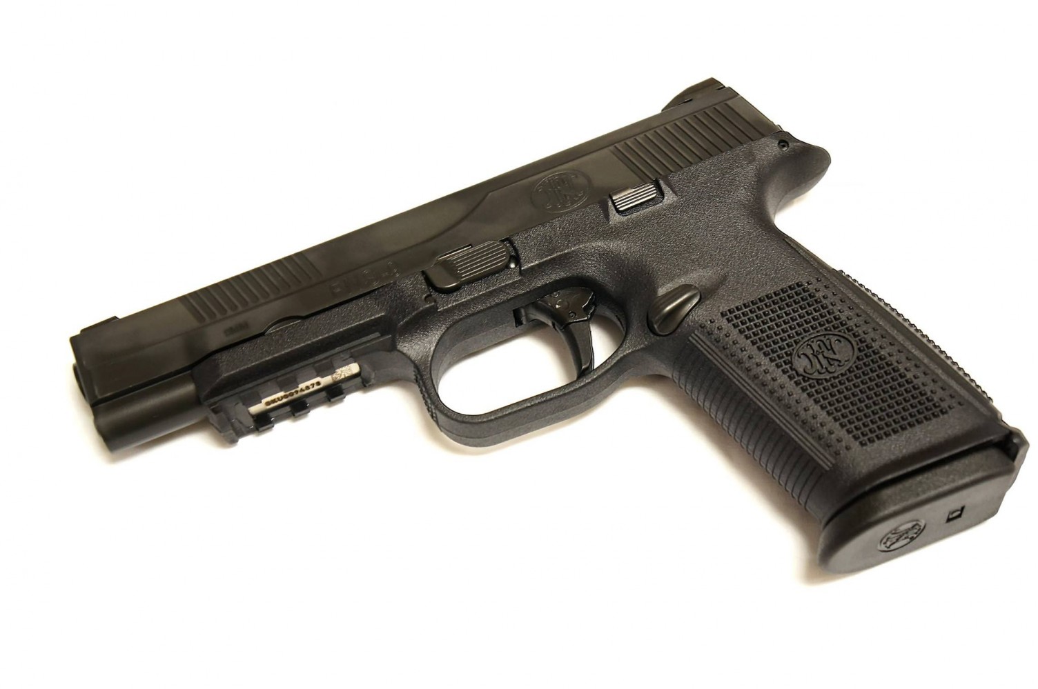 FNS9-L - Gun Nuts Media