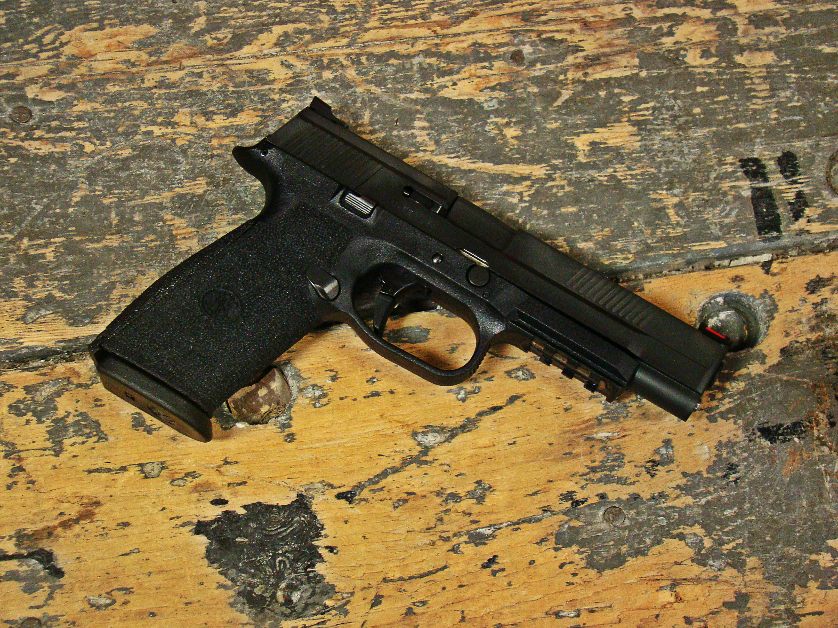 FNS9 Custom - Gun Nuts Media