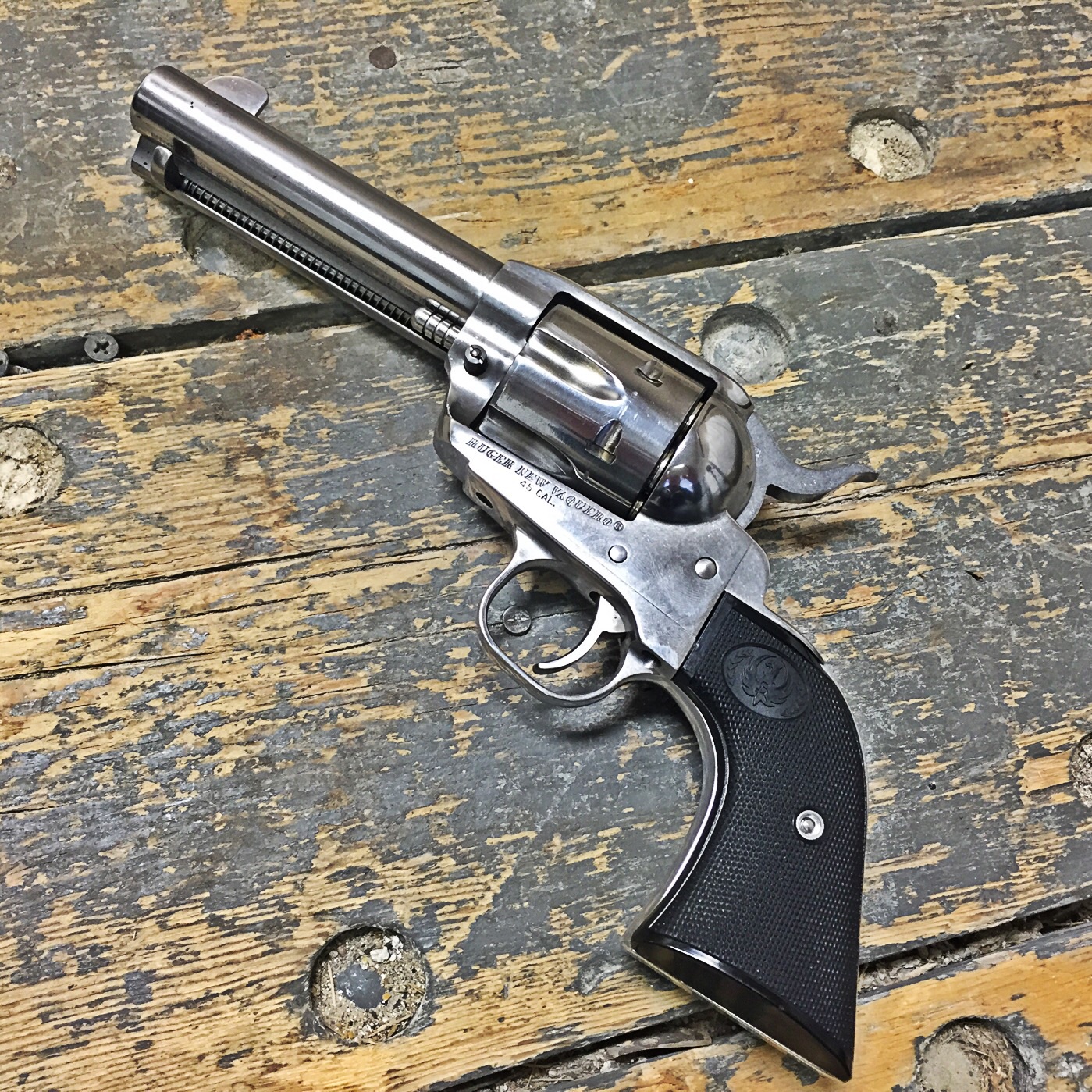Revolver Tour #10: Ruger Vaquero .45 Colt - Gun Nuts Media