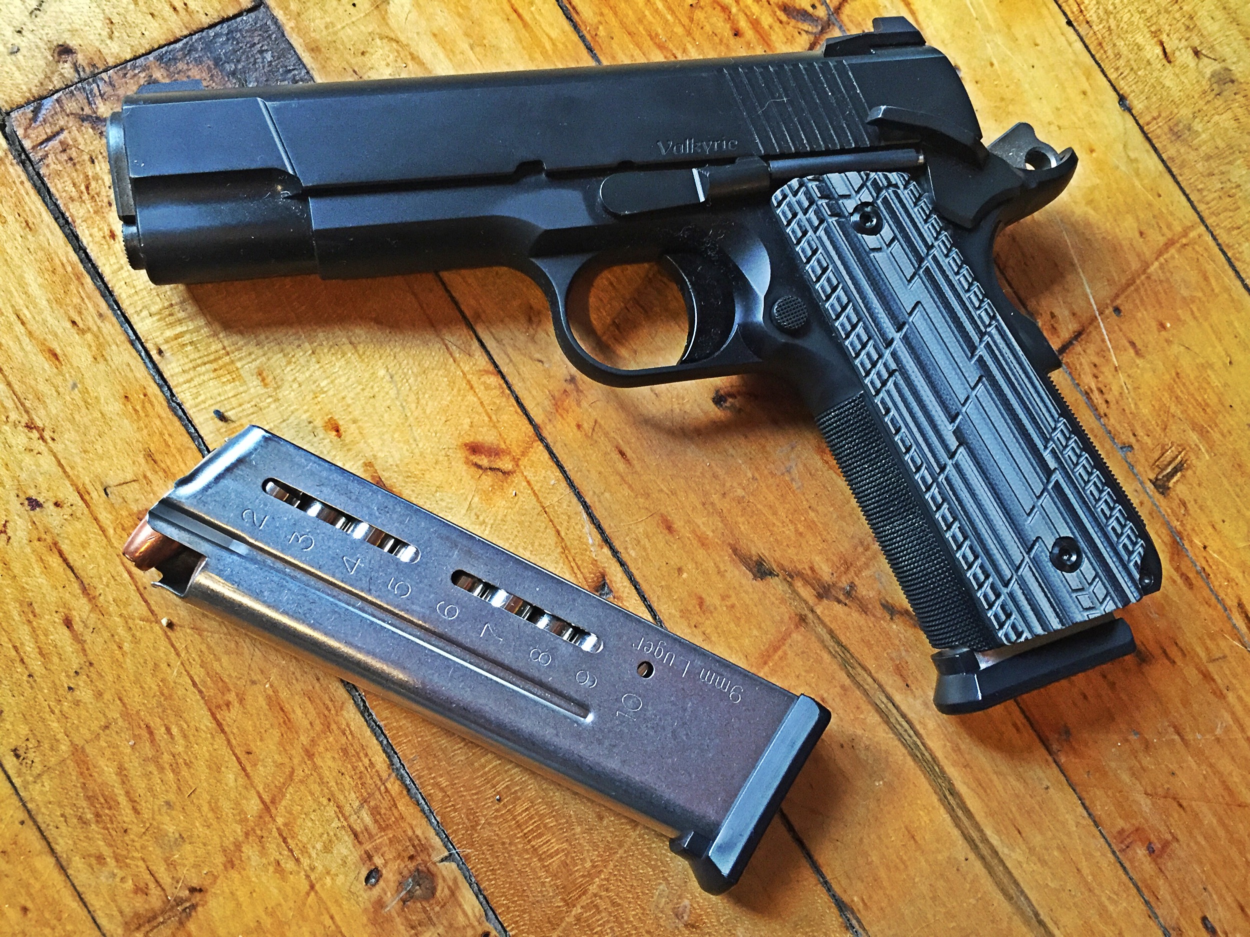 Dan Wesson Valkyrie Commander update - Gun Nuts Media